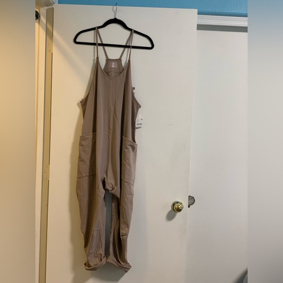 Free People | Pants & Jumpsuits | Free People Movement Scoop Neck Ankle ...